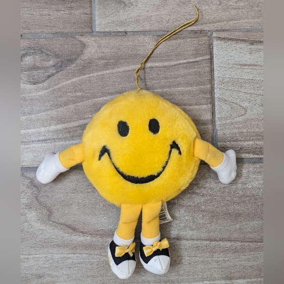 Toys | Vintage Yellow Smiley Face Plush | Poshmark